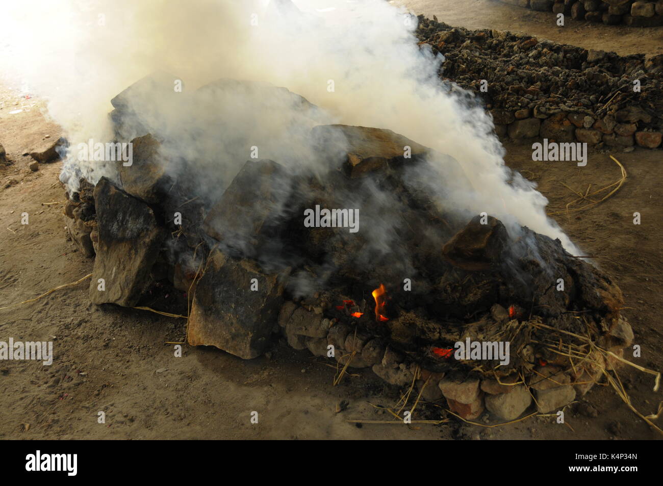 Burial tradition hi-res stock photography and images - Alamy
