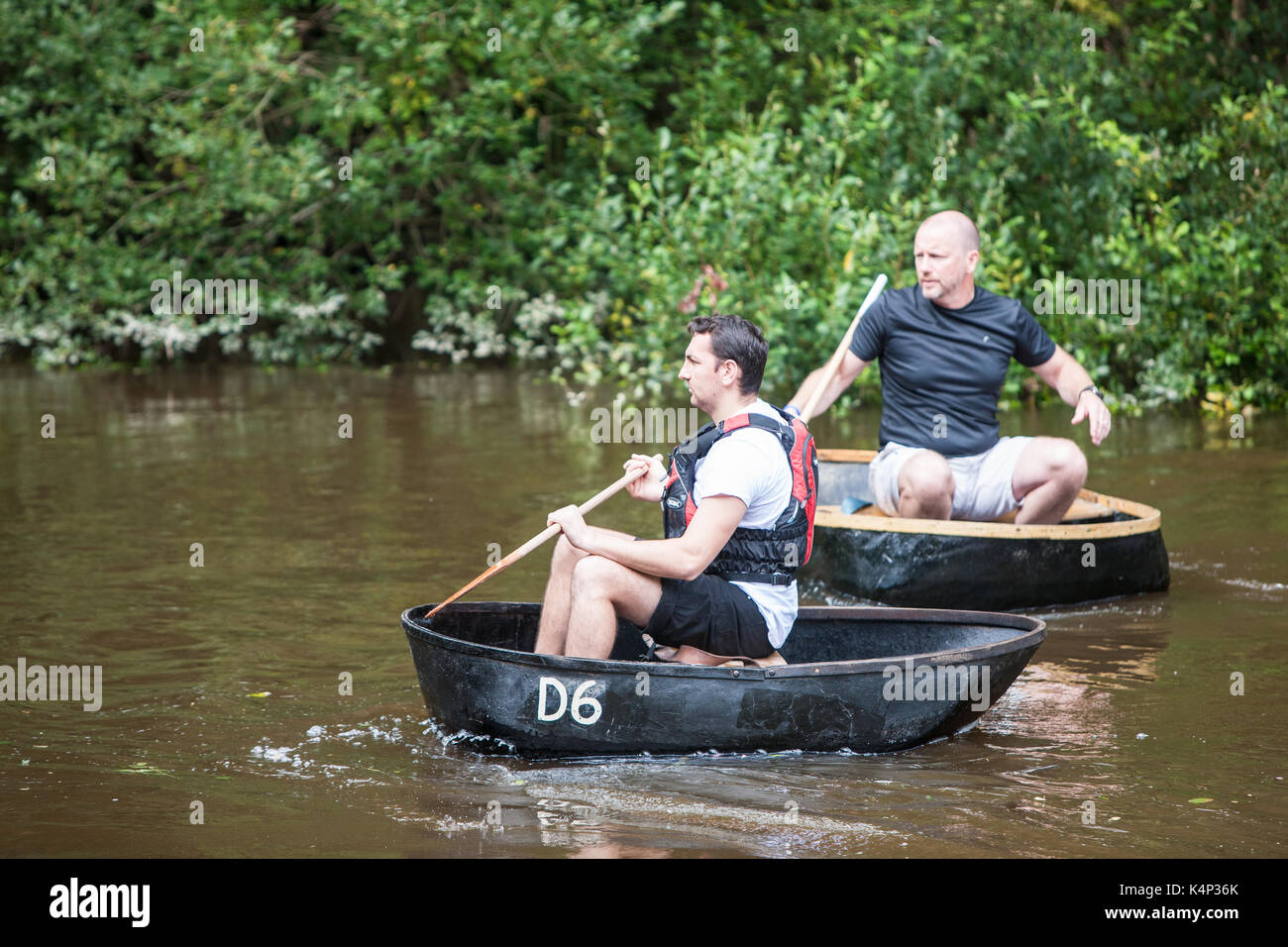 Cilgerran coracle race hi-res stock photography and images - Alamy