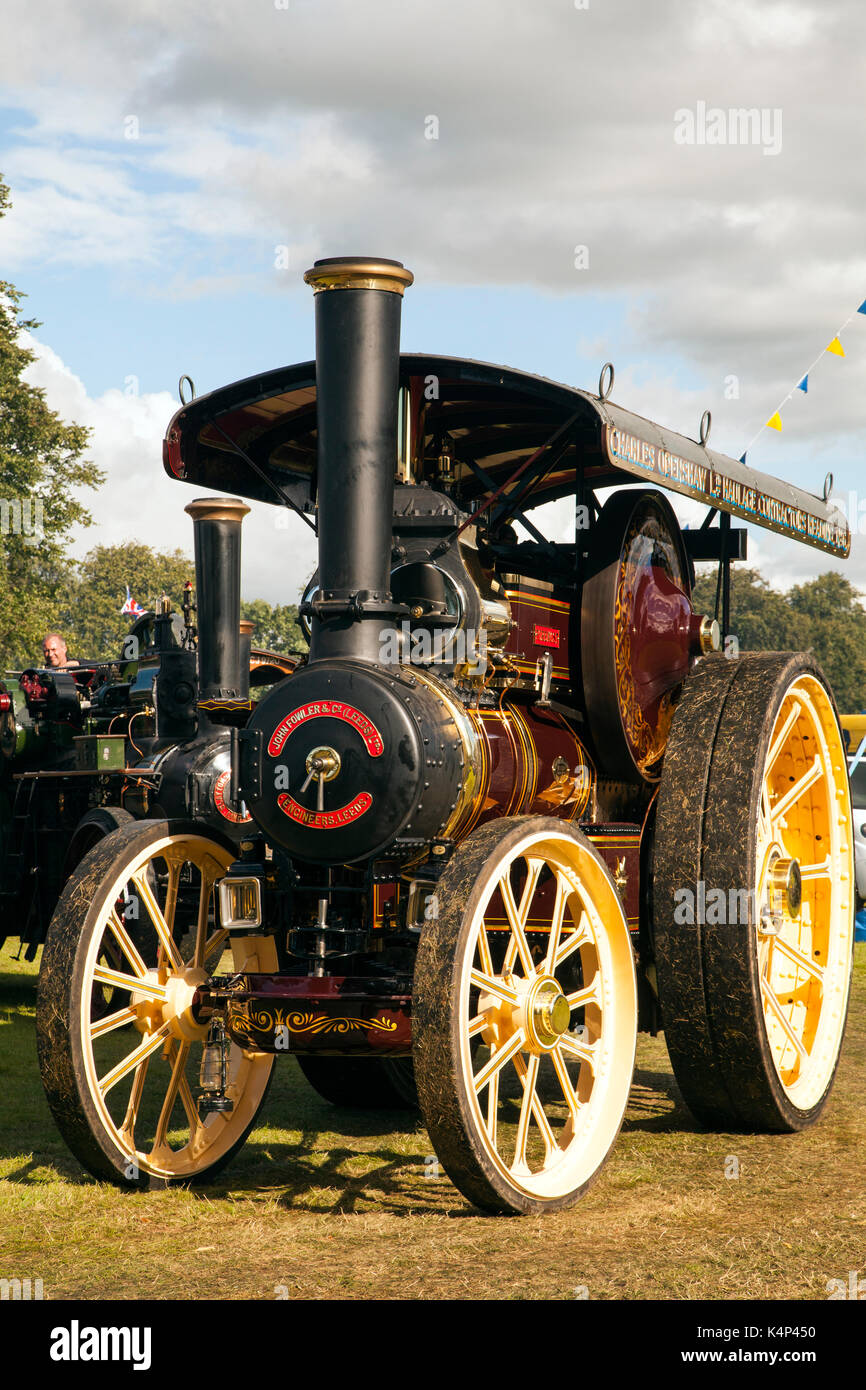 Vintage steam traction engine and steam roller rally at Astle park ...