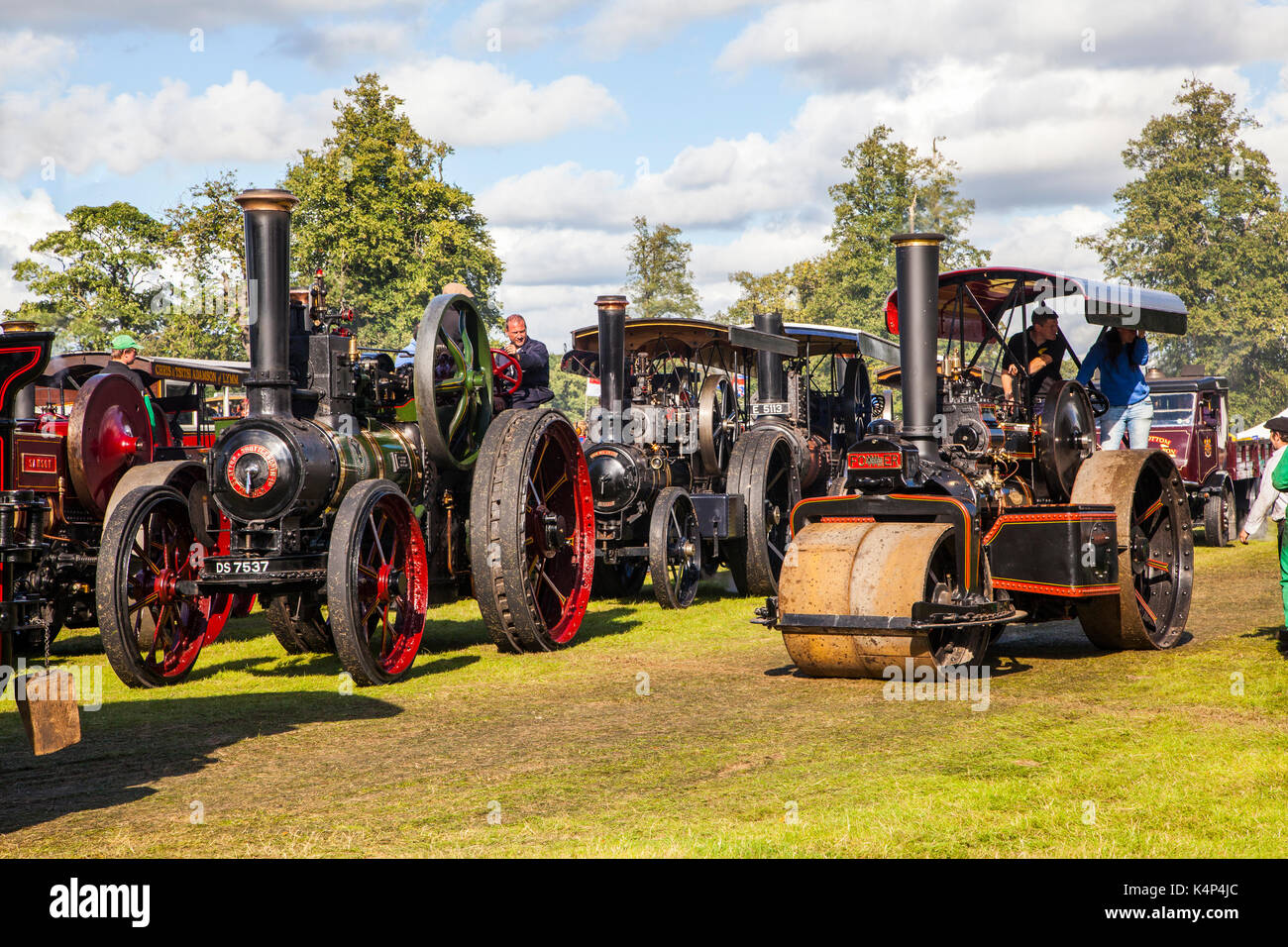 Vintage steam traction engine and steam roller rally at Astle park ...