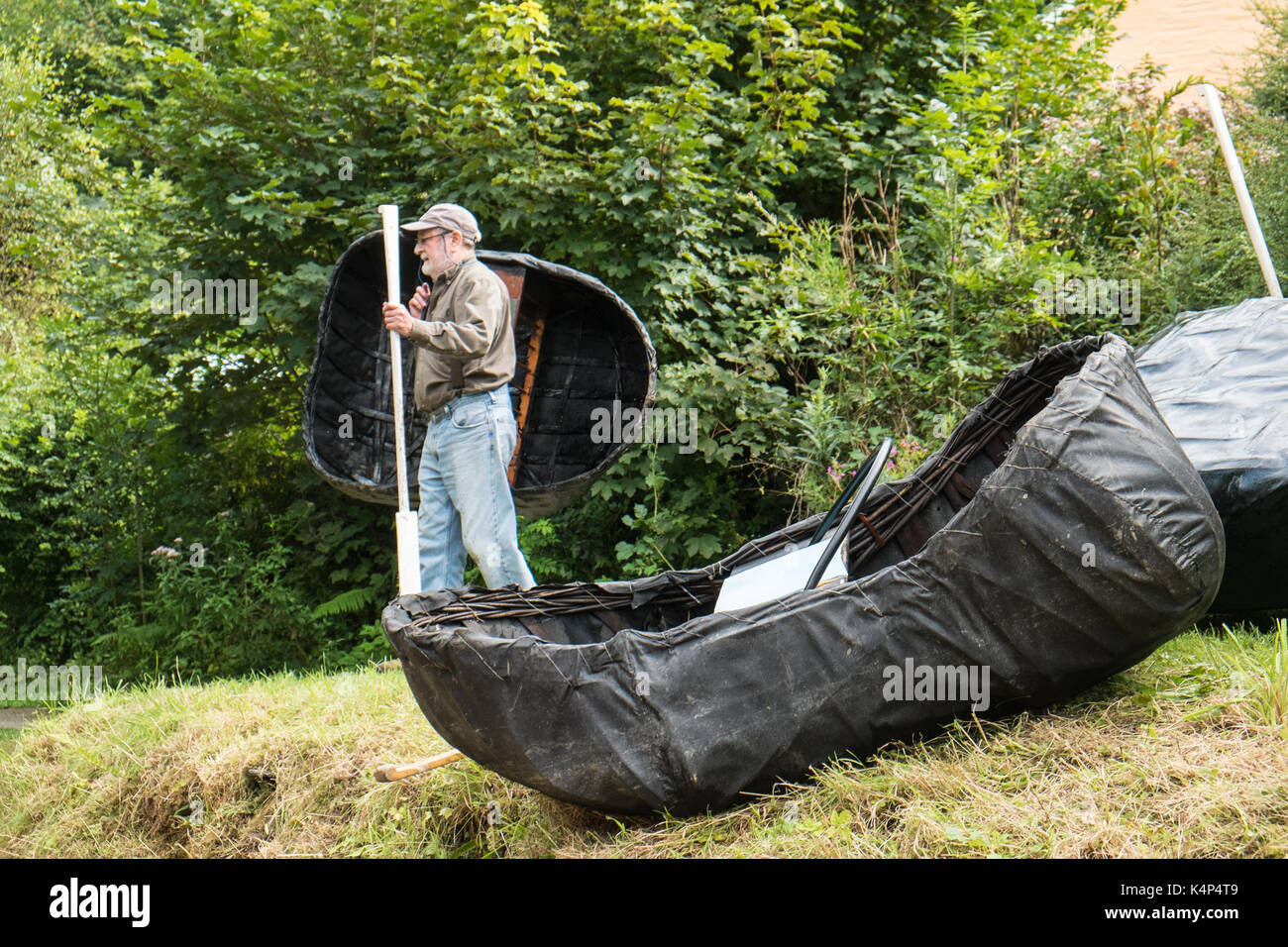 Cilgerran coracle races hi-res stock photography and images - Alamy