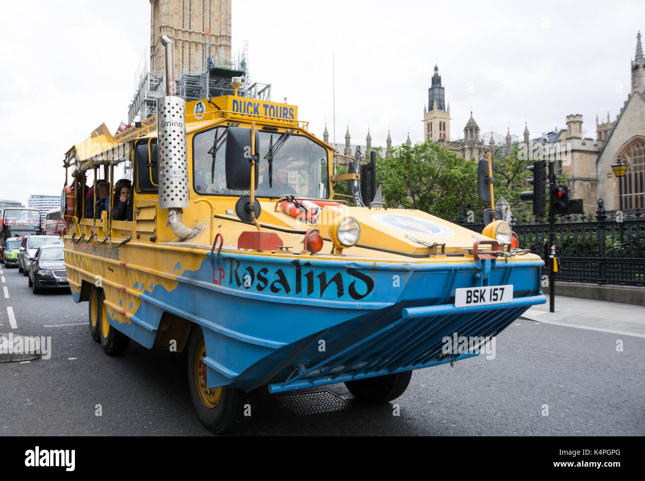 Amphibious boats hi-res stock photography and images - Alamy