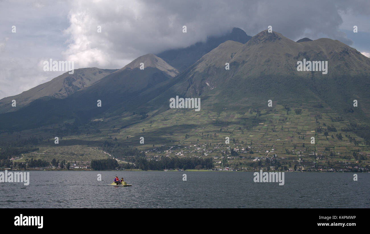 Lago san pablo ecuador hi-res stock photography and images - Alamy