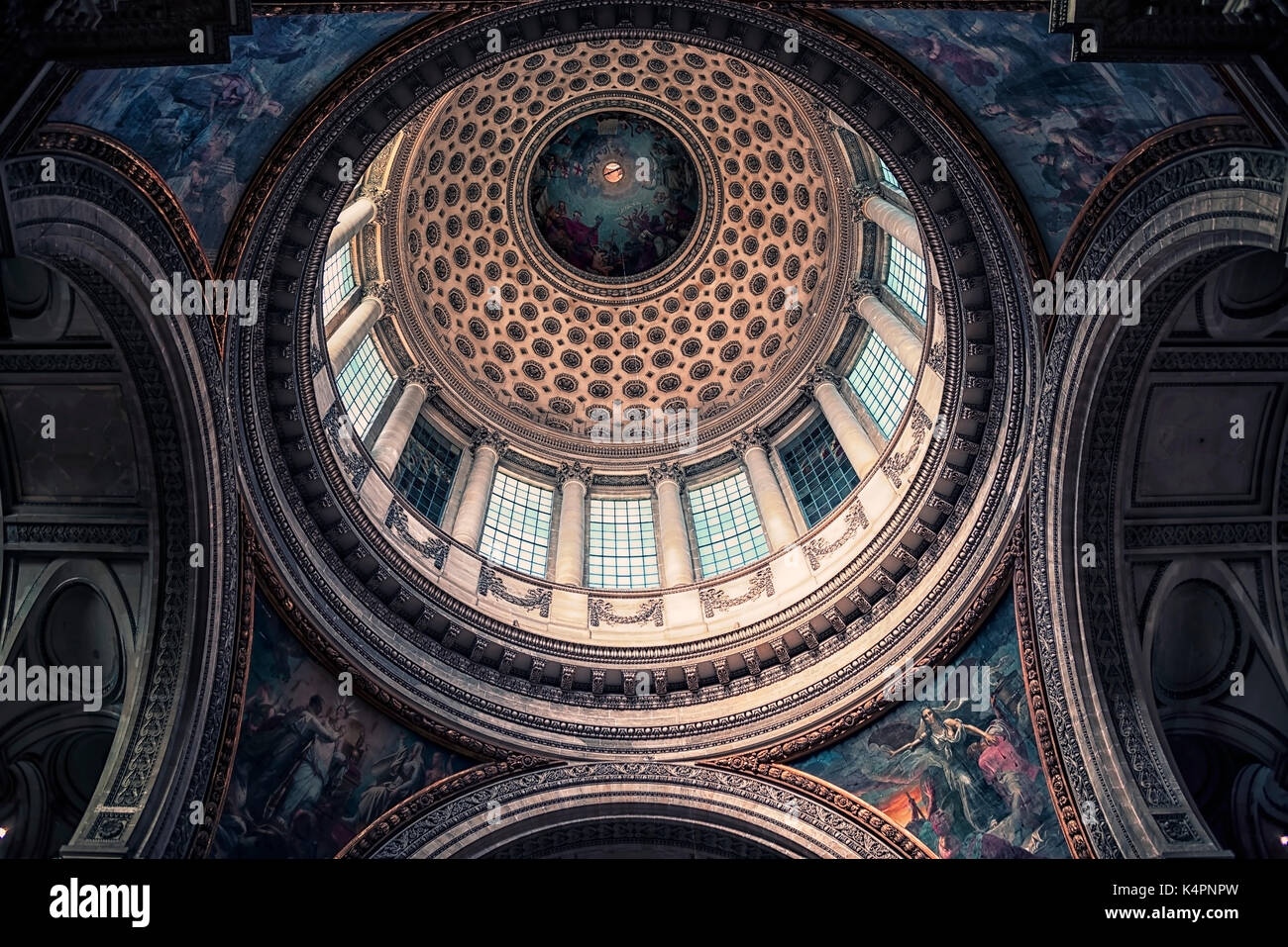 Round pantheon hi-res stock photography and images - Alamy