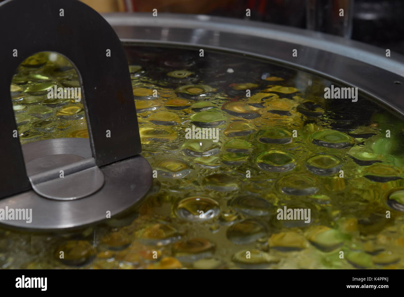 Condensation on lid of cooking pot hi-res stock photography and images ...