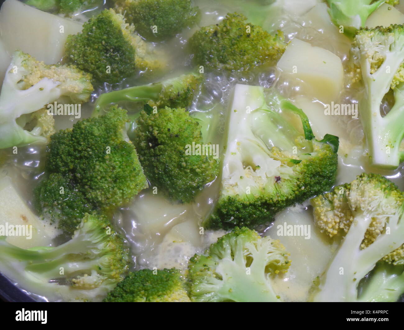 Broccoli boiling in pot hi-res stock photography and images - Alamy