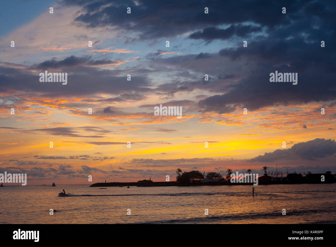 Ocean sunsets hi-res stock photography and images - Alamy