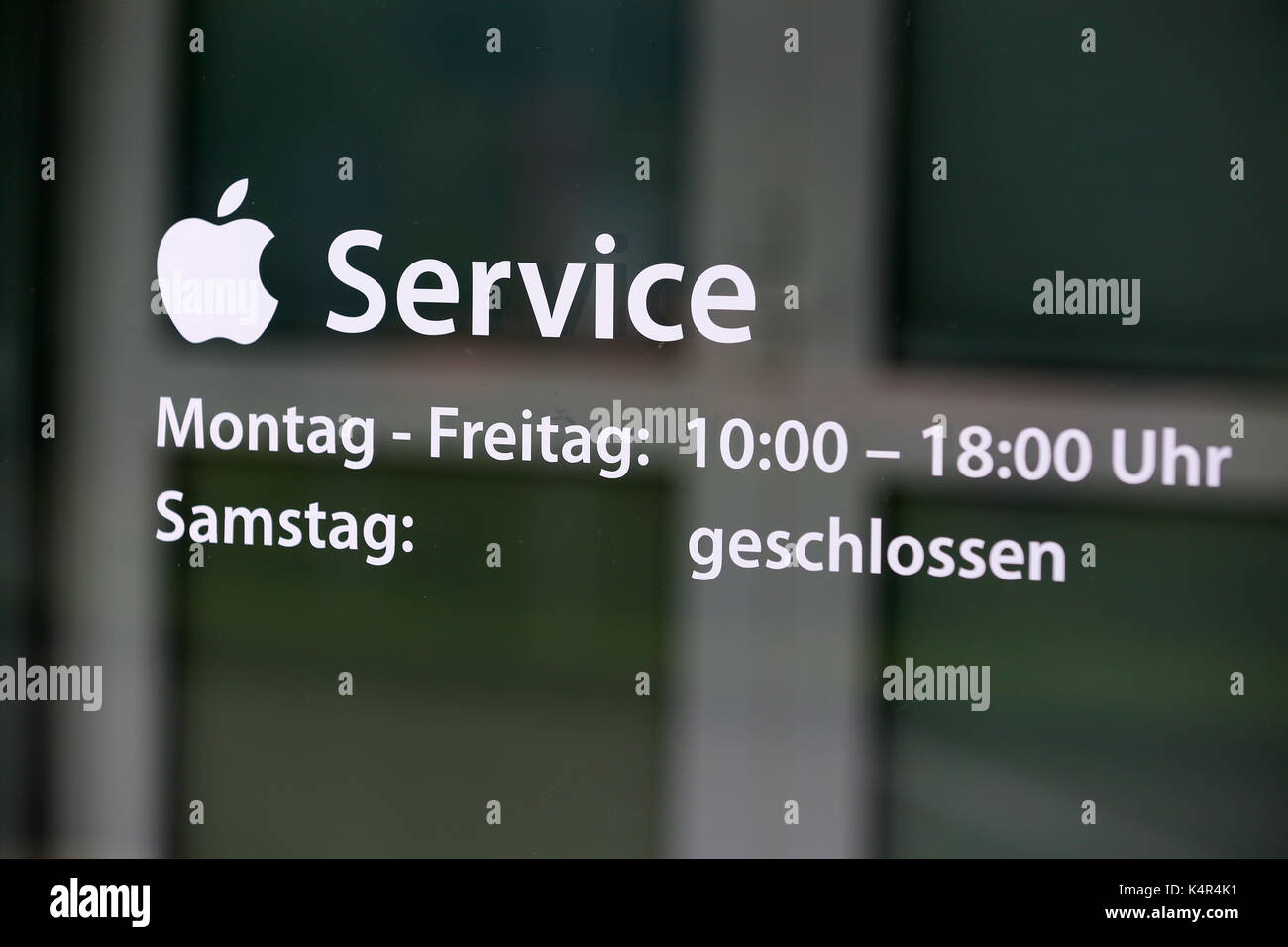 Apple authorized service provider logo hi-res stock photography and ...