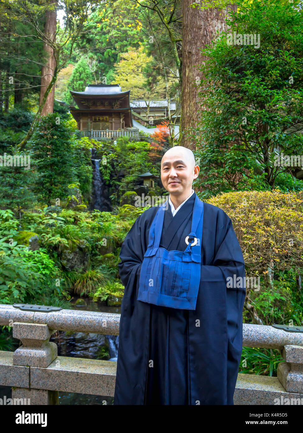 Buddhist monk nara japan hi-res stock photography and images - Alamy