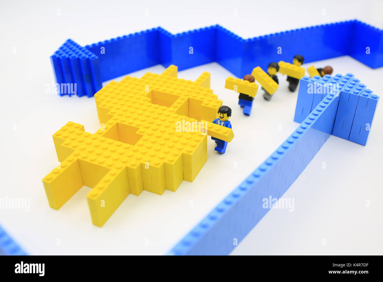 Lego for sale hi-res stock photography and images - Alamy