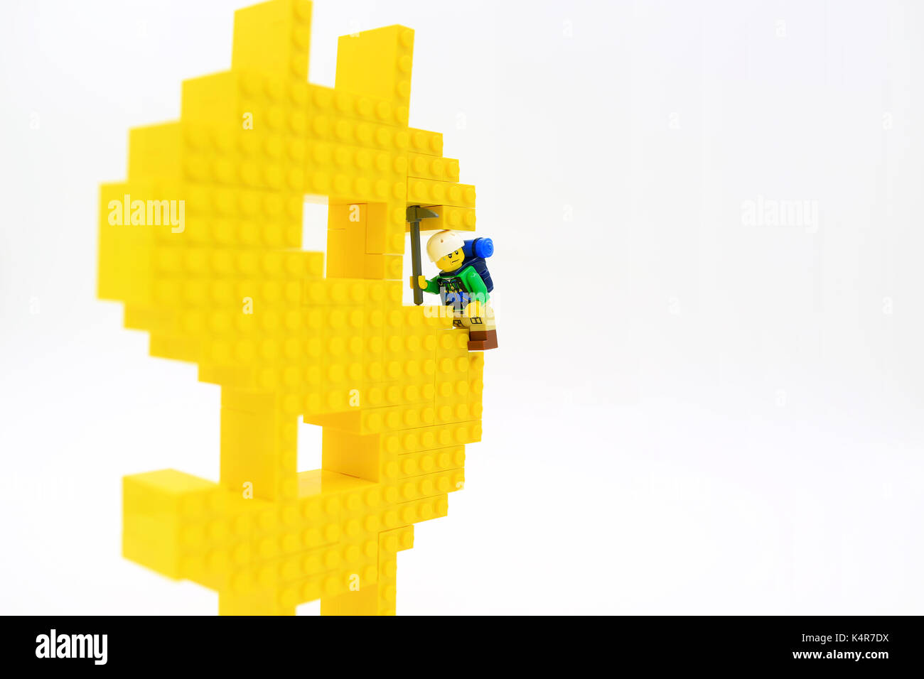 Money economics hi-res stock photography and images - Alamy