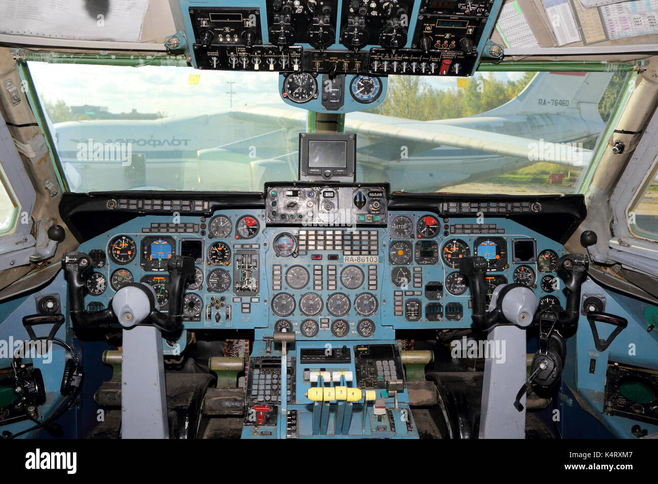 Ilyushin il 86 hi-res stock photography and images - Alamy