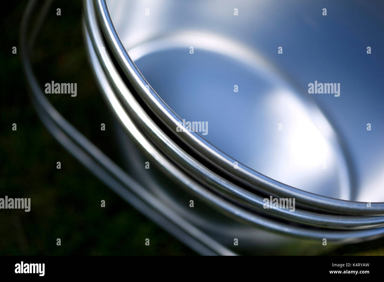 Tin pans hi-res stock photography and images - Alamy