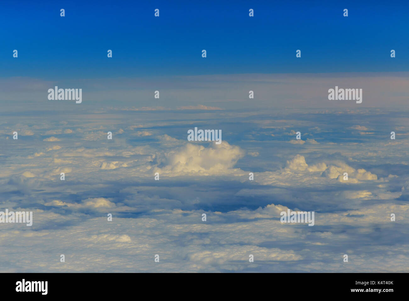 High altitude plane hi-res stock photography and images - Alamy