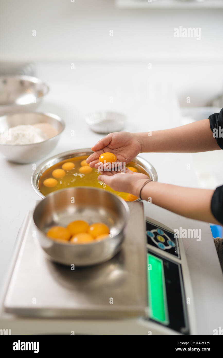 Bakery chef hi-res stock photography and images - Alamy