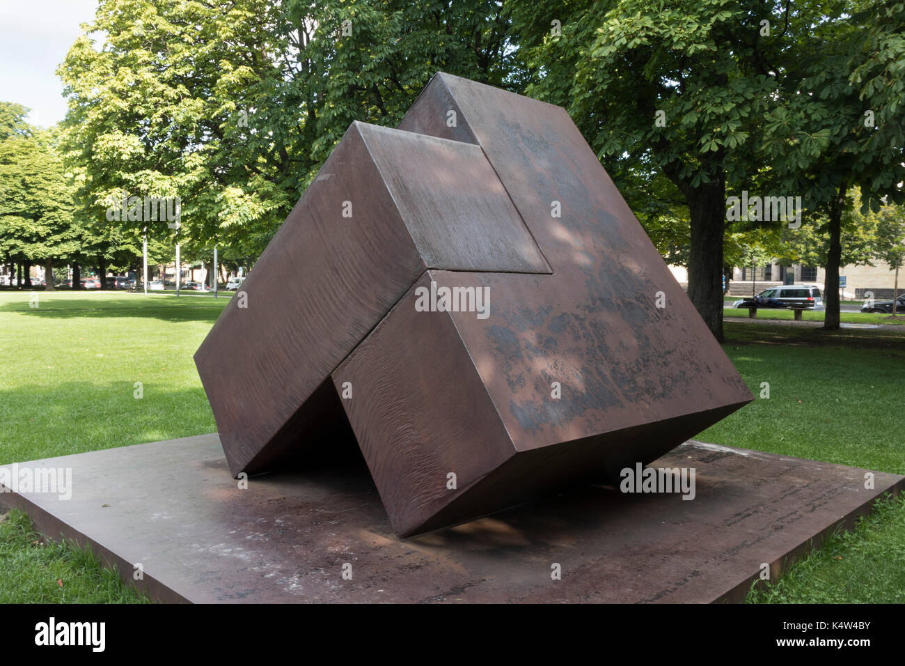 "Zueinander" (to each other) bronze sculpture by Alf Lechner (1999 ...