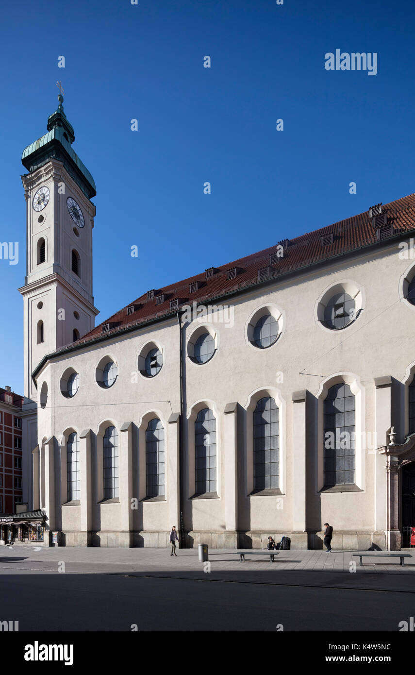 Heiliggeistkirche spire munich germany hi-res stock photography and ...
