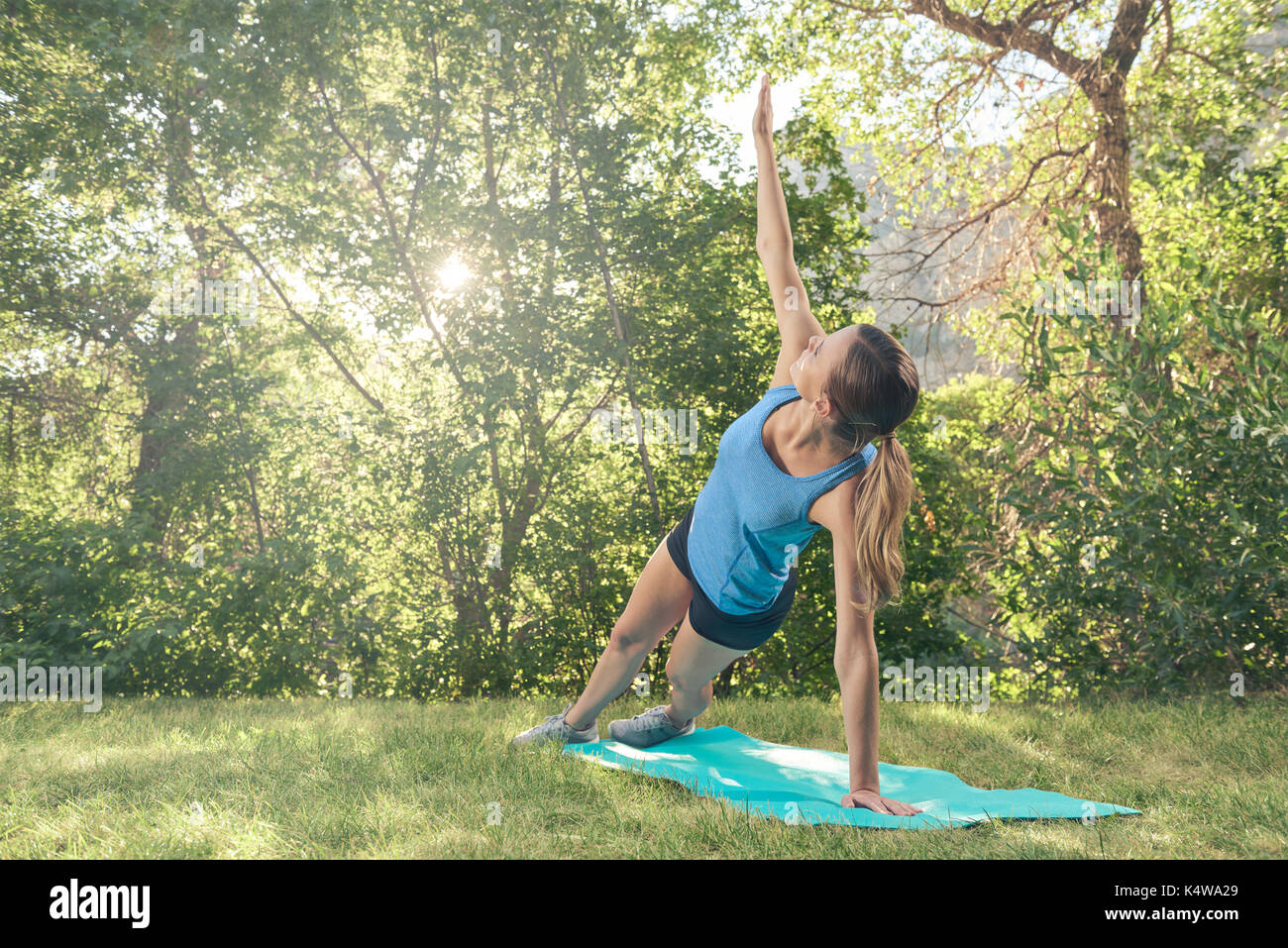 Side plank dip hi-res stock photography and images - Alamy