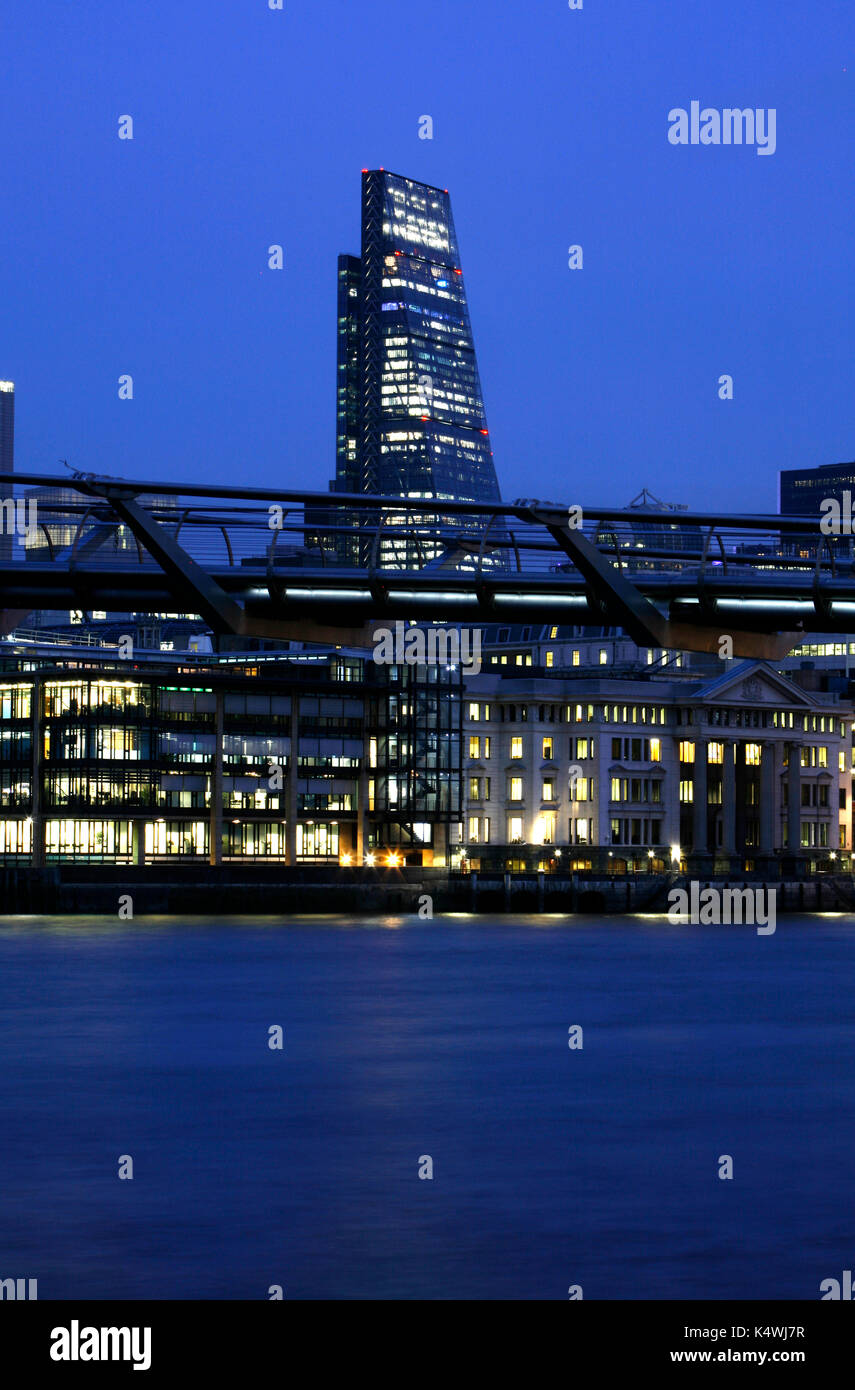 The cheese grater building london hi-res stock photography and images ...
