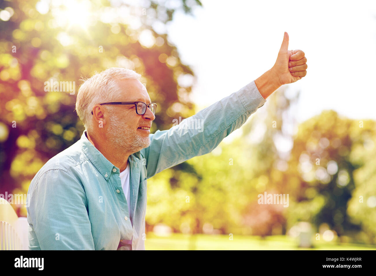 Old man thumbs up hi-res stock photography and images - Alamy