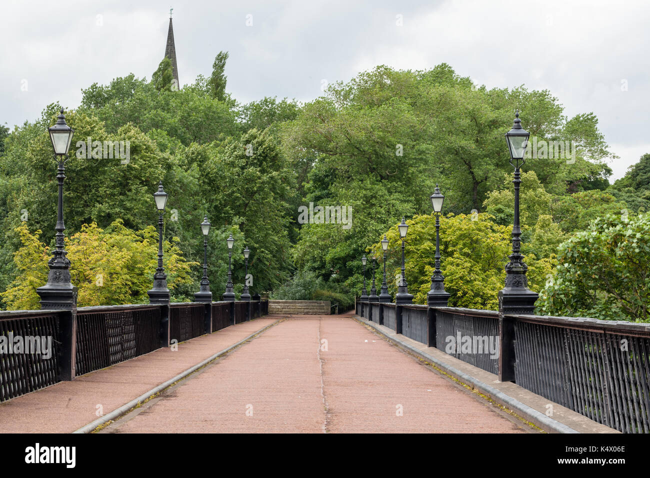 Iron bridge railings hi-res stock photography and images - Alamy