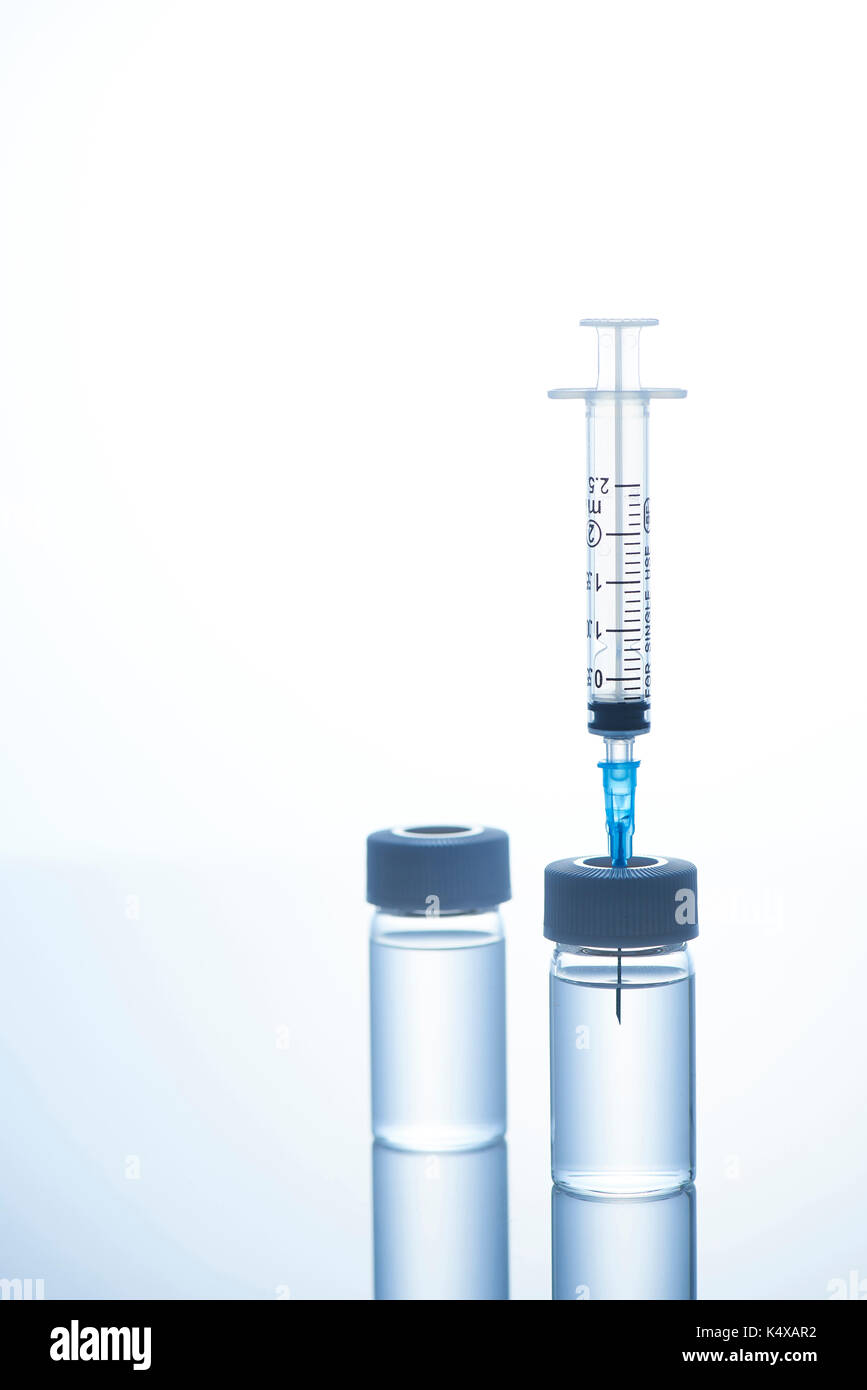 Siringe hi-res stock photography and images - Alamy