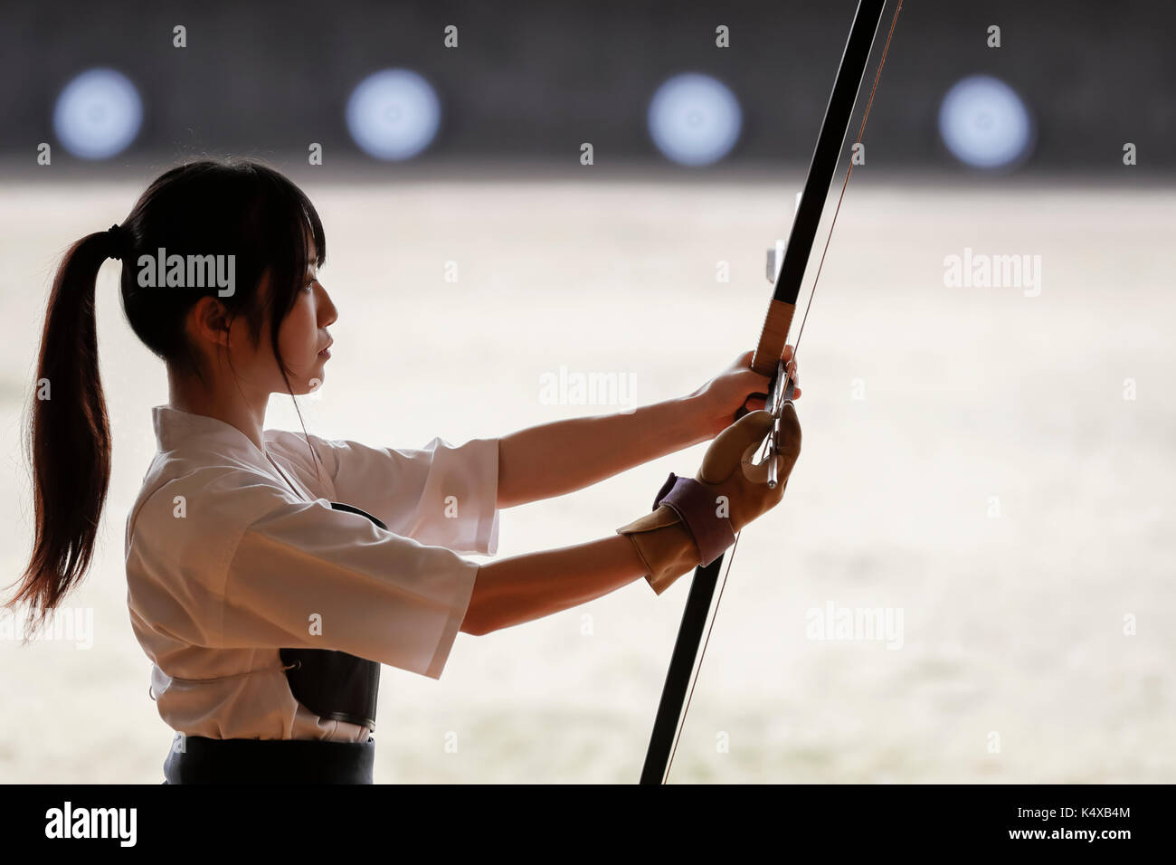 Japanese traditional archery athlete practicing Stock Photo - Alamy