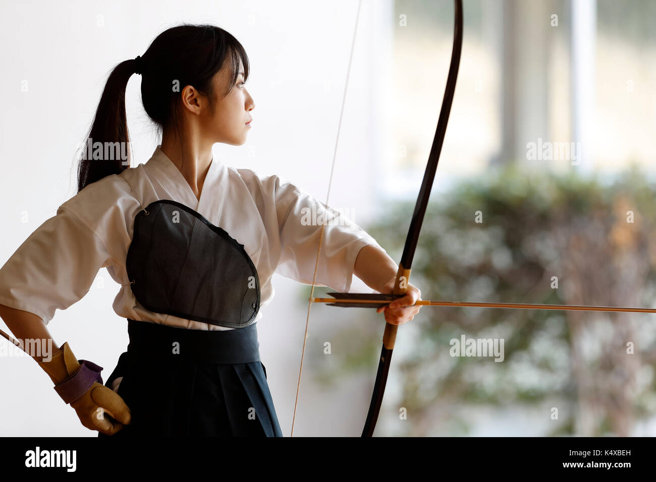 Japanese traditional archery athlete practicing Stock Photo - Alamy
