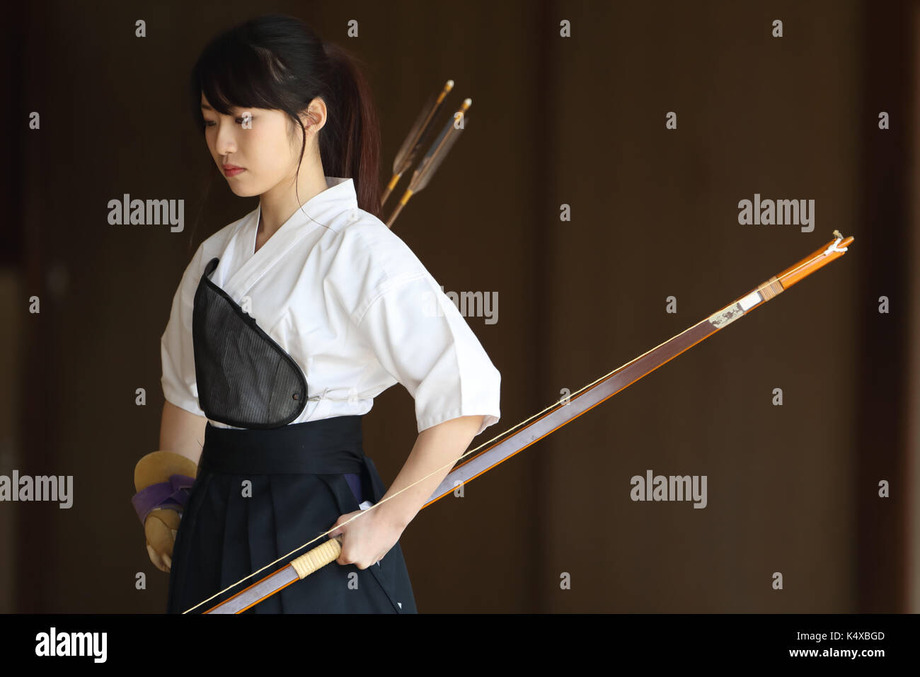 Japanese traditional archery athlete practicing Stock Photo - Alamy