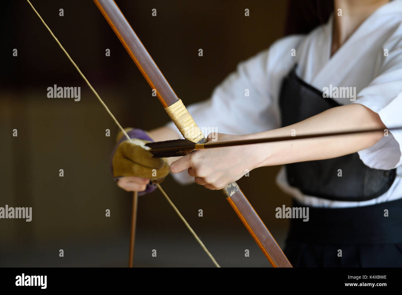 Japanese traditional archery athlete practicing Stock Photo - Alamy