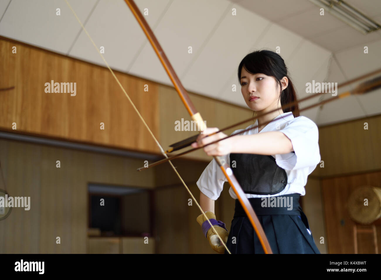 Japanese traditional archery athlete practicing Stock Photo - Alamy