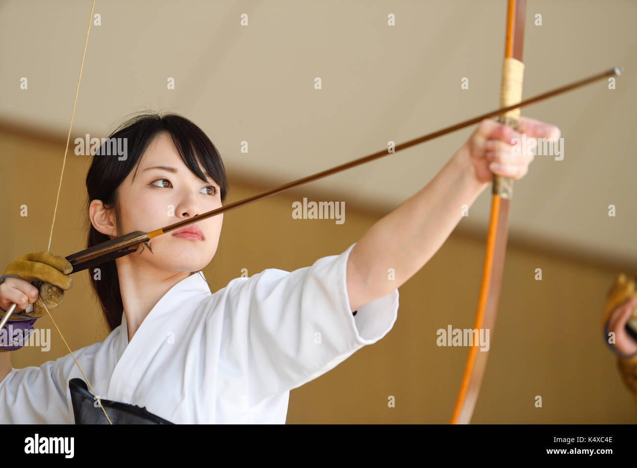 Japanese traditional archery athlete practicing Stock Photo - Alamy