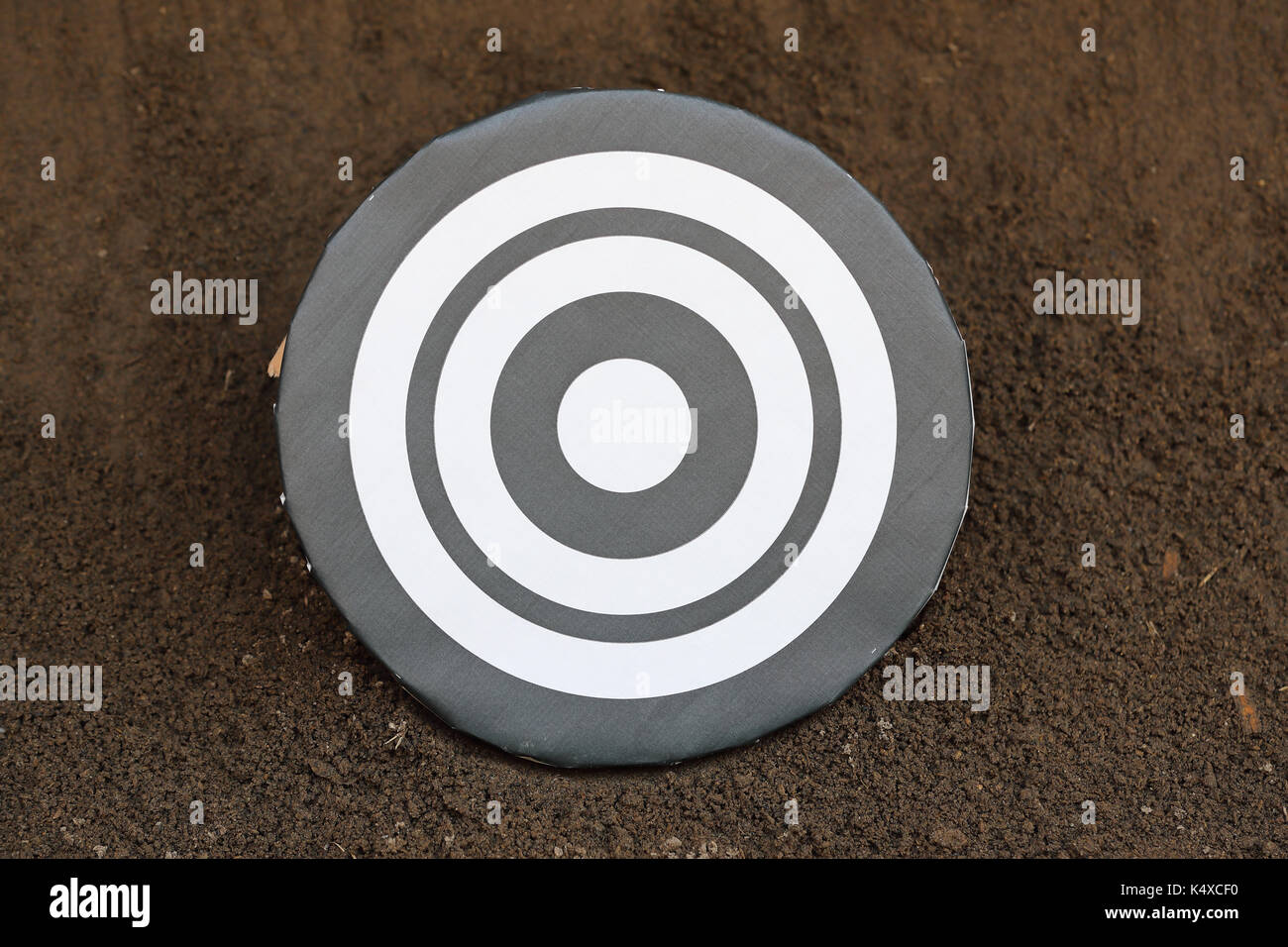 Japan archery target hi-res stock photography and images - Alamy