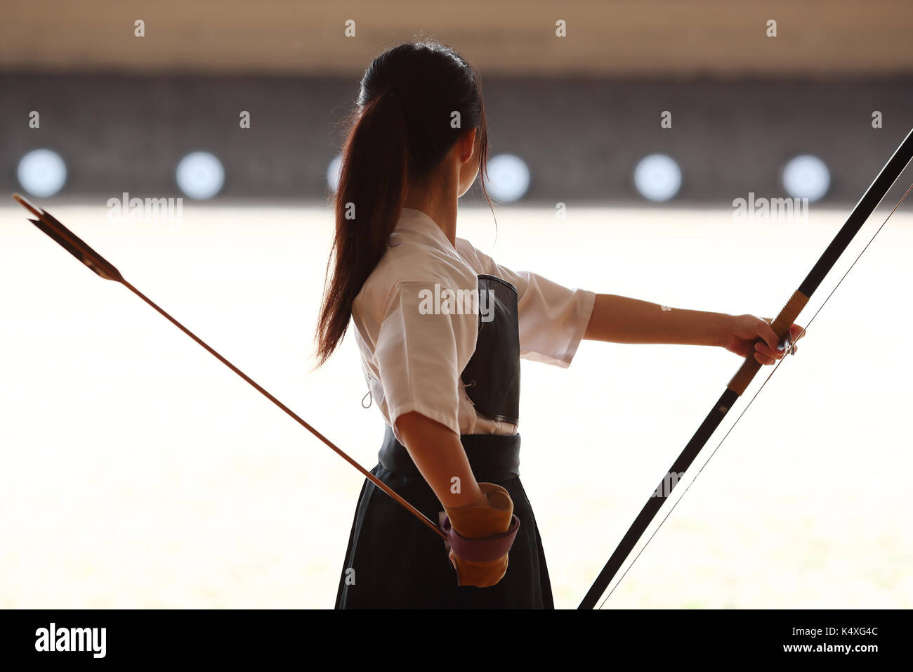 Japanese traditional archery athlete practicing Stock Photo - Alamy