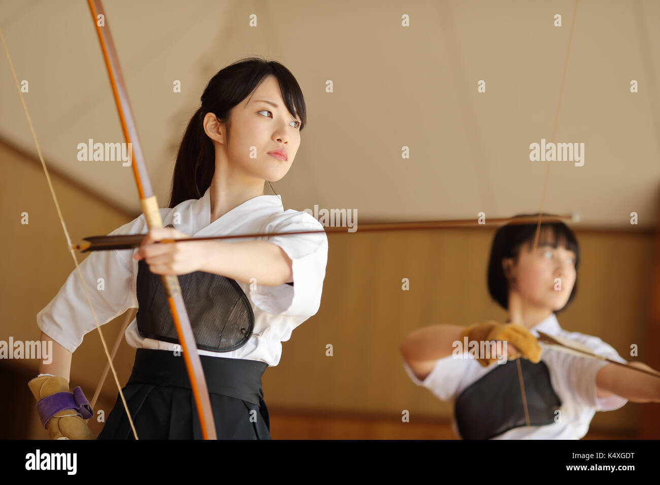 Japanese traditional archery athletes practicing Stock Photo - Alamy