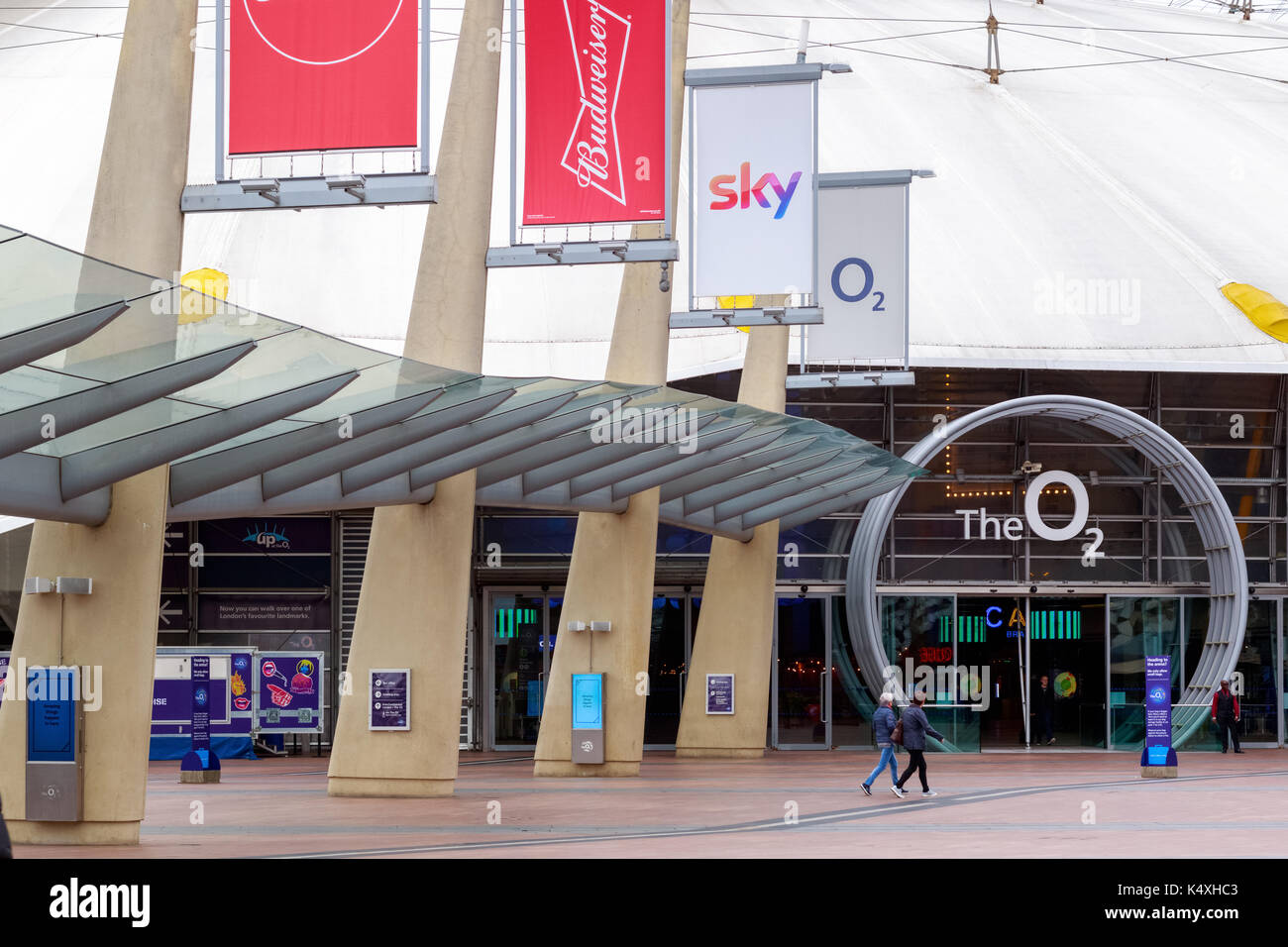 O2 arena entrance london millennium hi-res stock photography and images ...