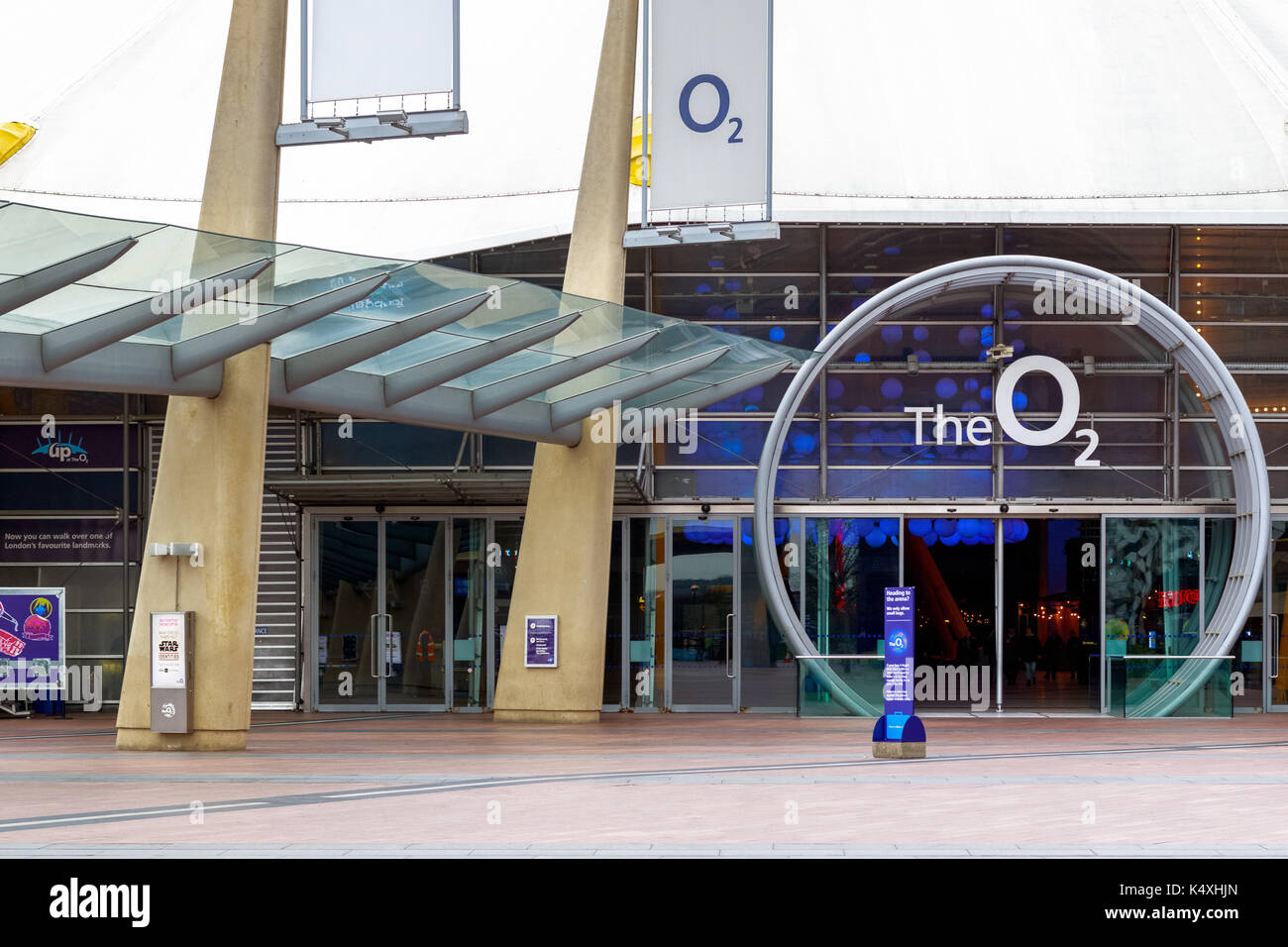 London arena hi-res stock photography and images - Alamy