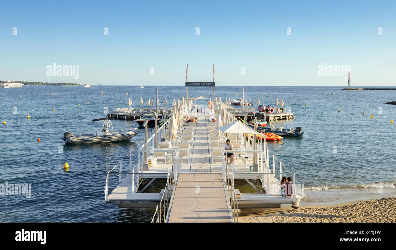 A pier in Cannes, Cote d'Azur, France Stock Photo - Alamy