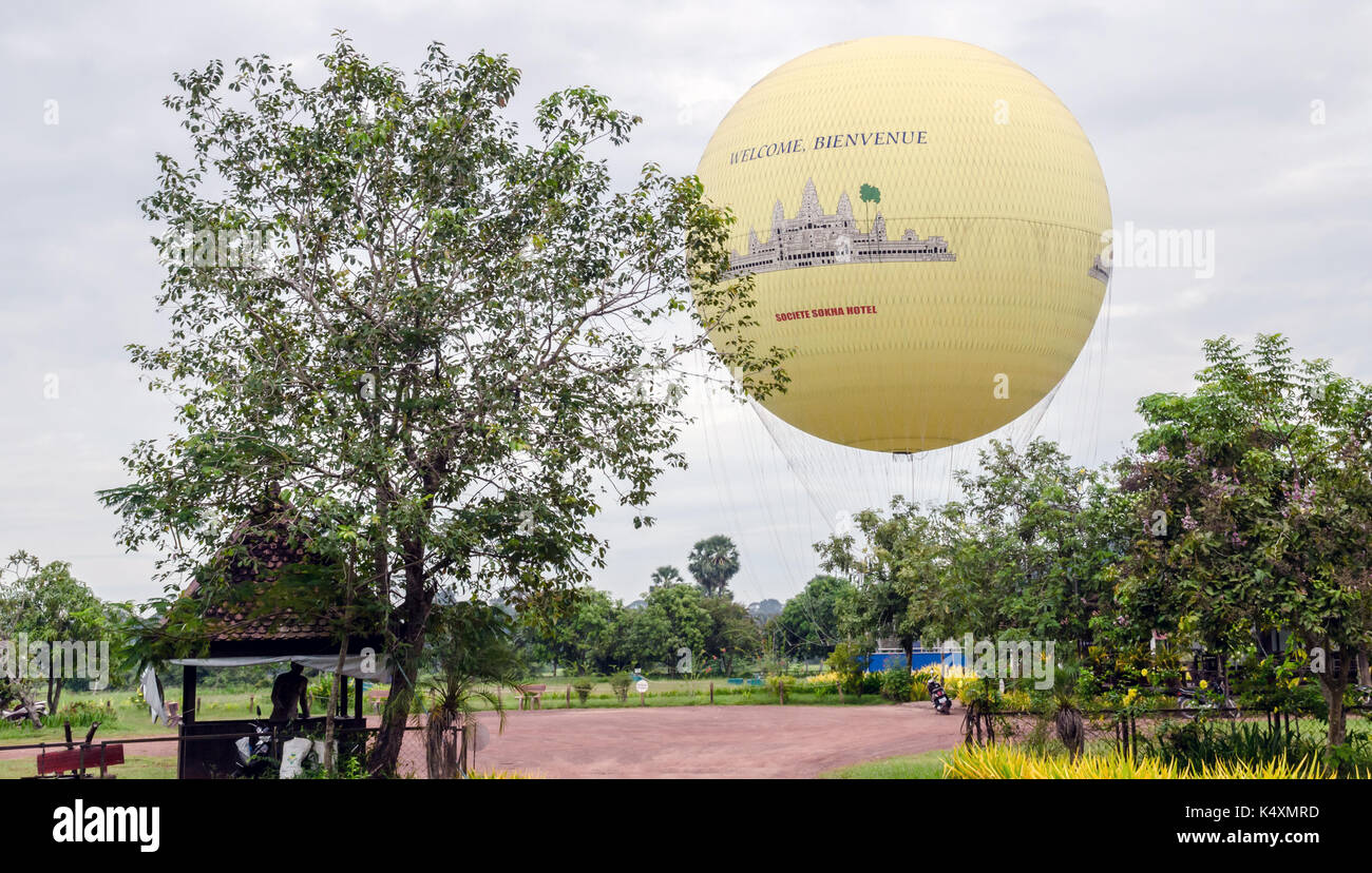Angkor Wat, Siem Reap, Cambodia - OCTOBER 15, 2015 : Angkor Balloon ...