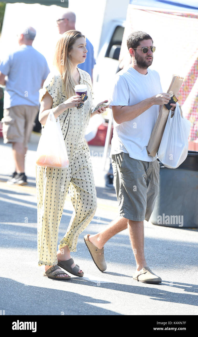Whitney Port and her husband Tim Rosenman enjoy a trip to the Farmers ...