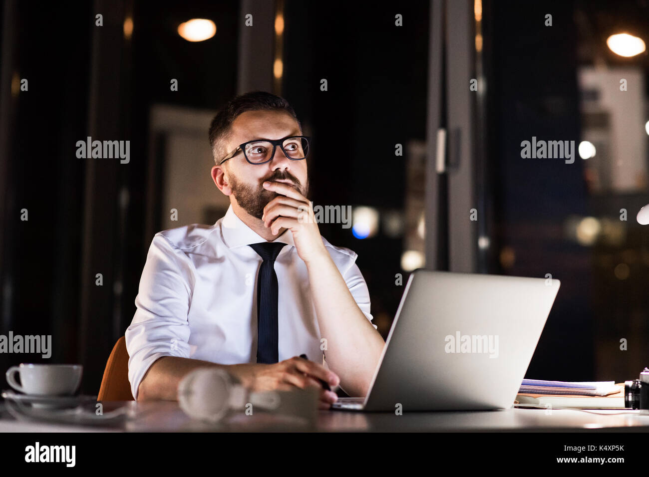 Night working hi-res stock photography and images - Alamy
