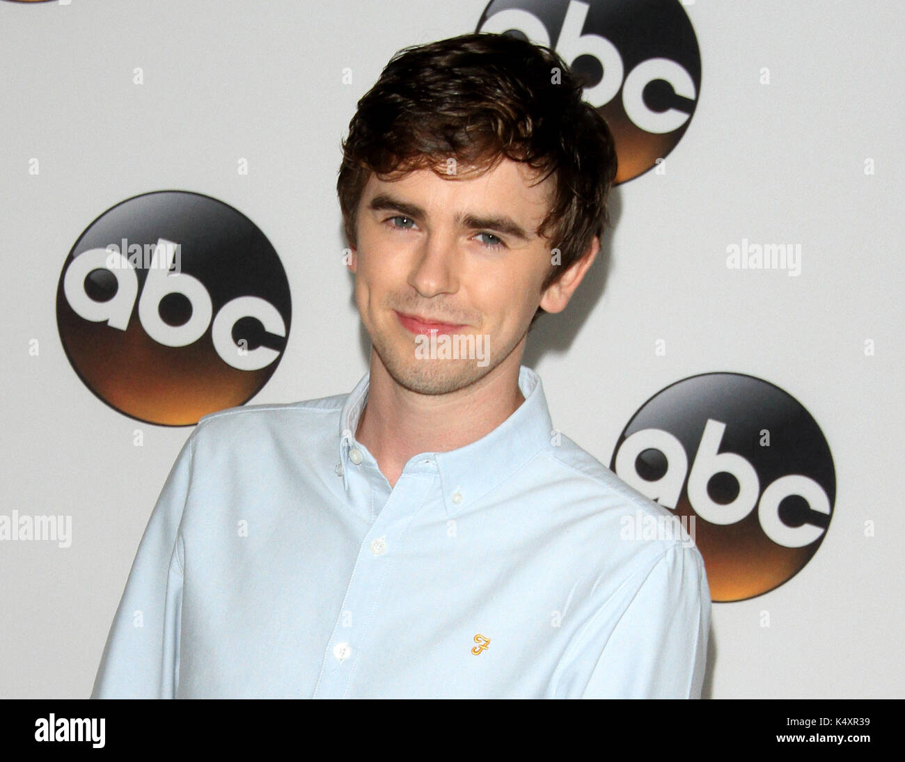 Freddie highmore 2017 hi-res stock photography and images - Alamy