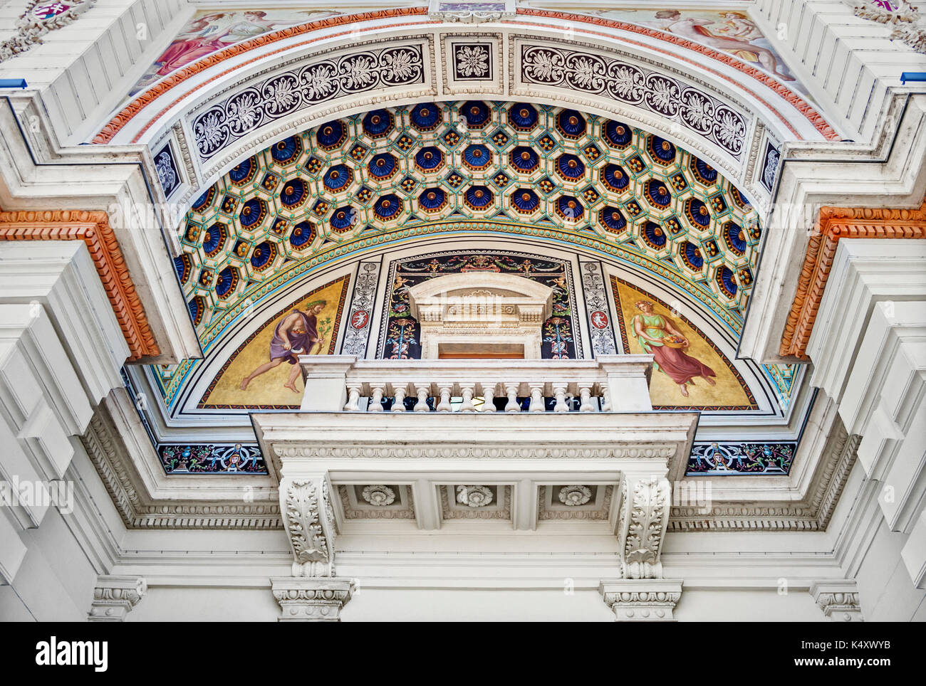 Street frontage hi-res stock photography and images - Alamy