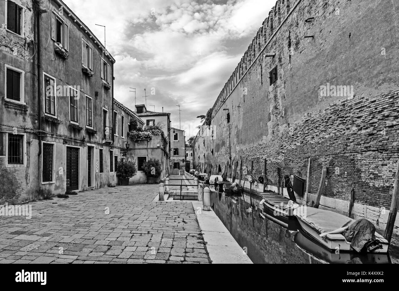 Streets and canals of the old Venice Stock Photo - Alamy