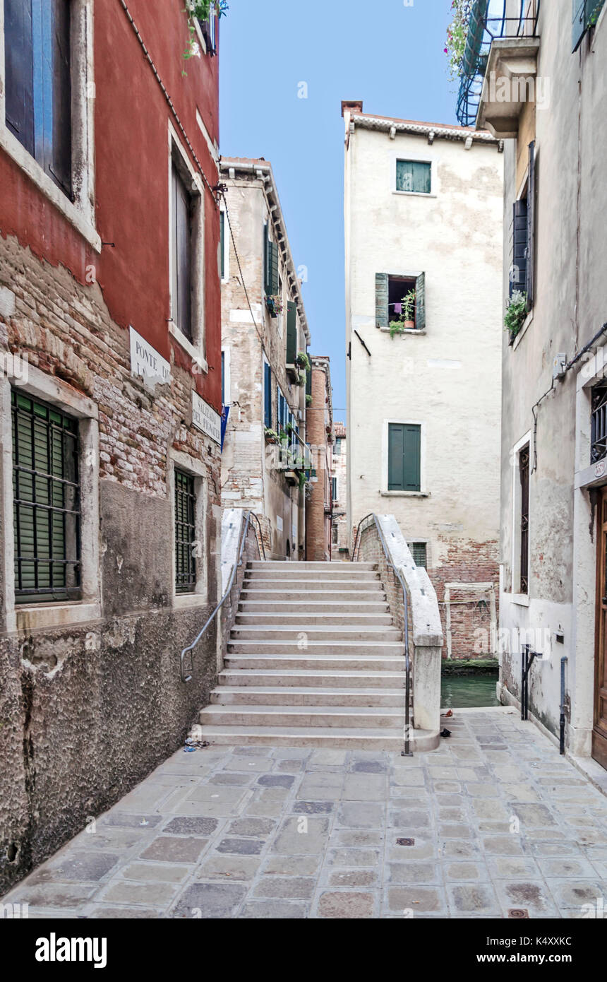Streets and canals of the old Venice Stock Photo - Alamy