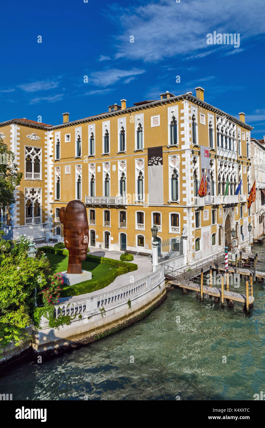 Venice streets and canals Stock Photo - Alamy