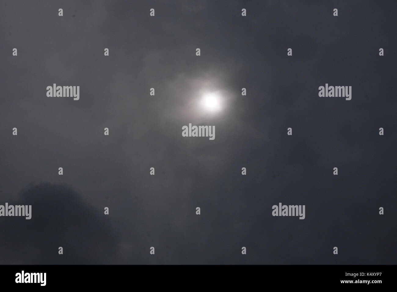 sun burst through cloud Stock Photo - Alamy