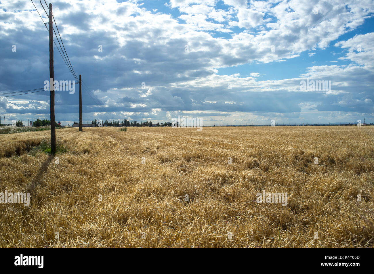 Windy sky hi-res stock photography and images - Alamy
