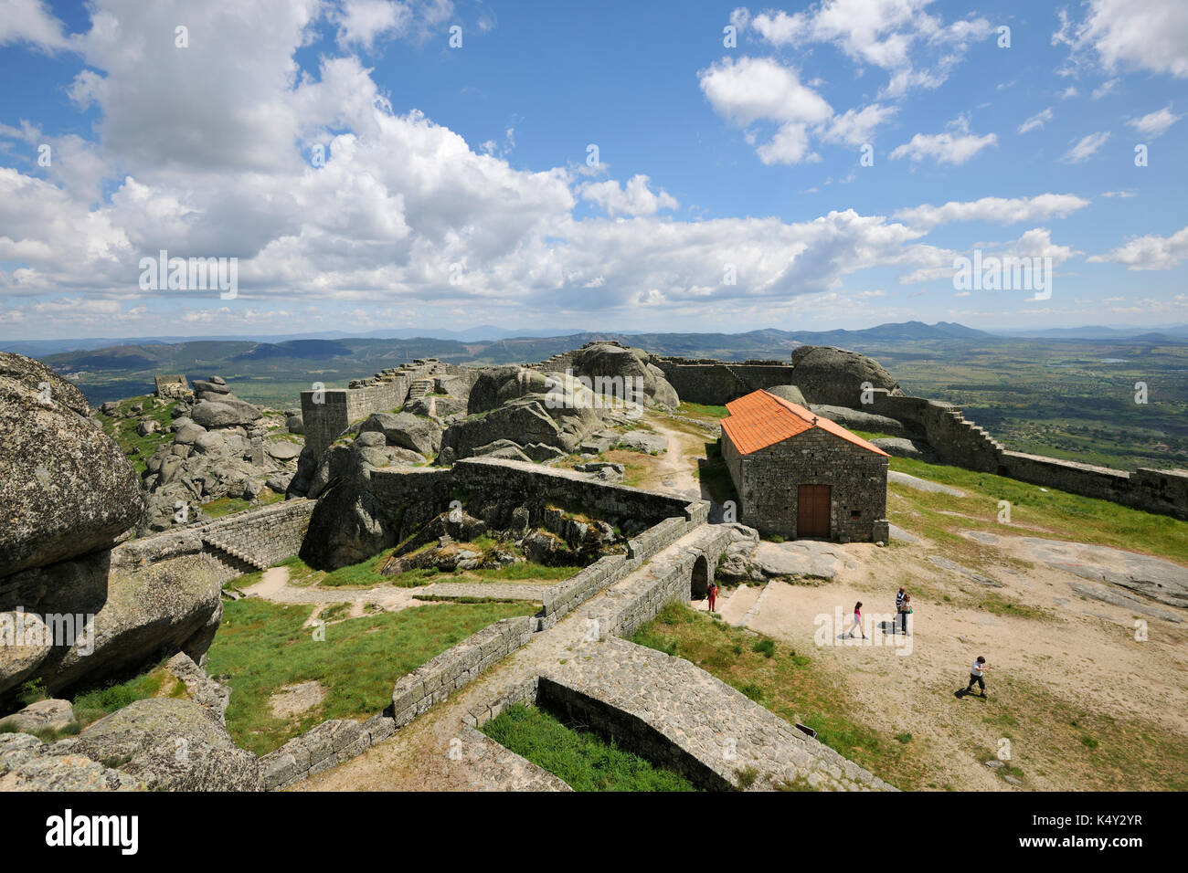 Monsanto portugal castle hi-res stock photography and images - Alamy