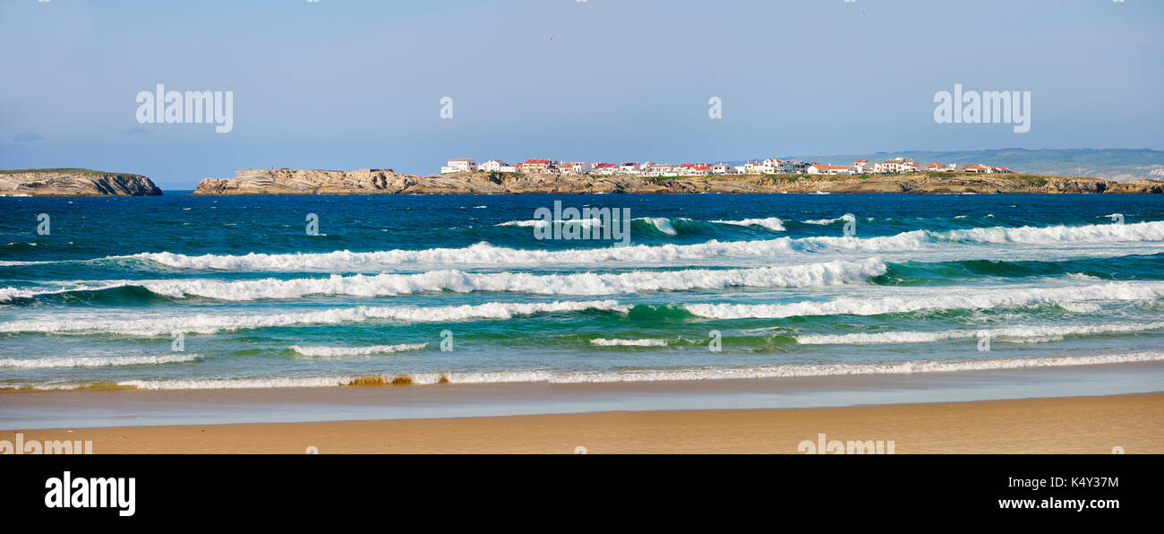 Praia do baleal peniche hi-res stock photography and images - Alamy